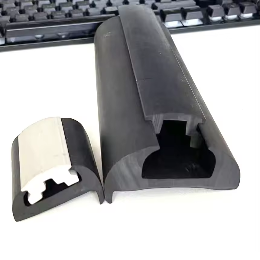 China Rubber Fender PVC /EPDM Bumper Dock Marine Boat Edge Protector ...